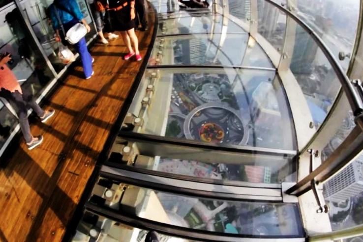 10 Terrifying Skywalks Around the World - Hello Travel Buzz